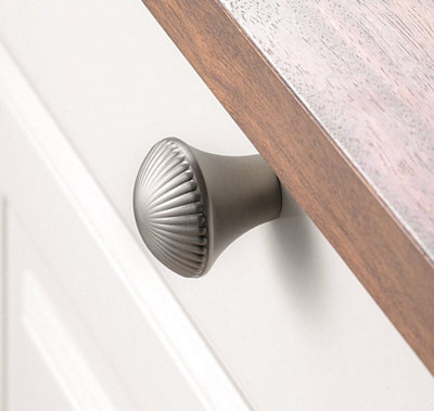 40mm Brushed Nickel Kitchen Cabinet Scalloped Detail Small Round Knob ...