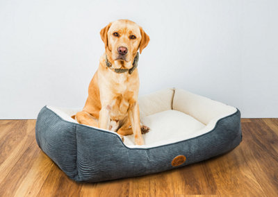 42" SNUG AND COSY EDINBURGH RECTANGLE DOG BED XLARGE | DIY at B&Q