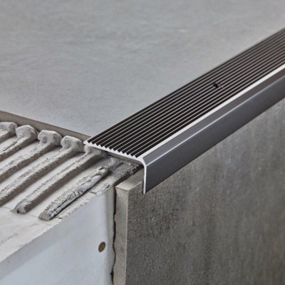 44 X 23MM ANODISED ALUMINIUM ANTI SLIP RIBBED TREADS STAIR NOSING N44S ...