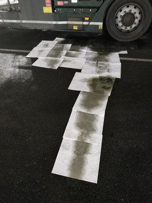 50 x Lightweight Bonded Absorbent Oil Pads - Will only Absorb Oil ...