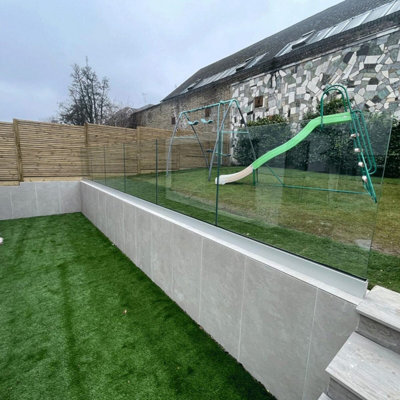 5000mm Grey Glass Balustrade Channel For 20mm - 21.5mm Glass