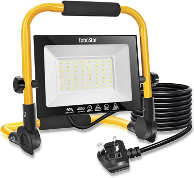 50W LED floodlight with plug,6500K,4050 lumen,IP65 | DIY at B&Q