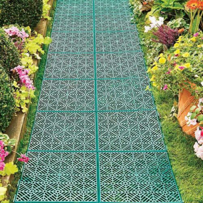 5pc Garden Interlocking Green Tiles | DIY at B&Q