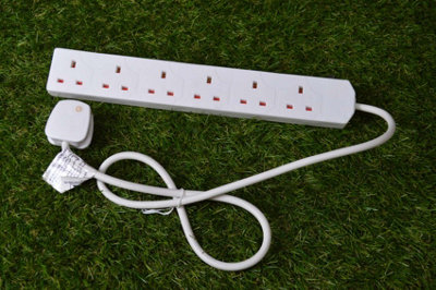 6 Gang / Way Extension Lead & 1m Cable to Plug | DIY at B&Q