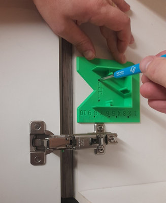 8 in 1 Carpentry Multi Tool Green