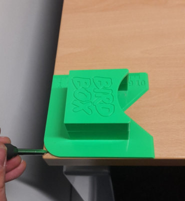 8 in 1 Carpentry Multi Tool Red