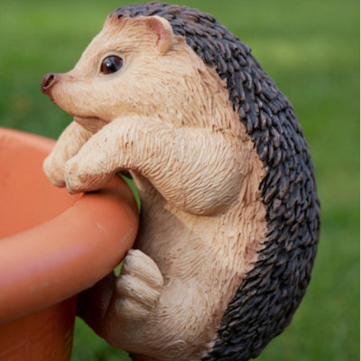A decorative Hedgehog Pot Hanger Ornament