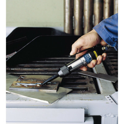 Air Operated Needle Scaler & Flux Chipper - Palm Trigger Control - Rust Cleaning