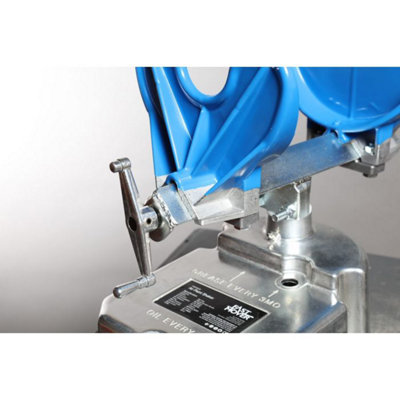 Air operated paint shaking unit. Adjustable jaws. Max paint tin ...