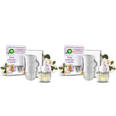 Air Wick Cosy Cottage Frosted Roses & Snowberry Plug-In Diffuser Kit ...