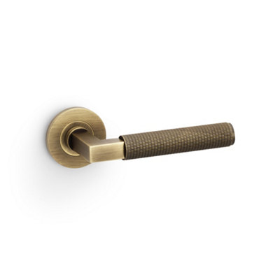 Alexander & Wilks Hurricane Knurled Lever on Round Rose - Antique Brass