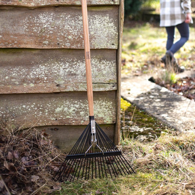 AMES High-Quality Carbon Steel Flat Tine Garden Leaf Rake - L 152 cm x ...