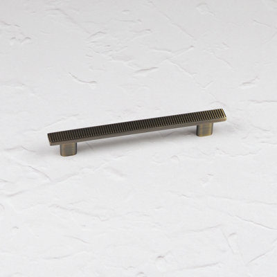 Antique Brushed Brass Ribbed Kitchen Handle 128mm Bar Pull Furniture ...