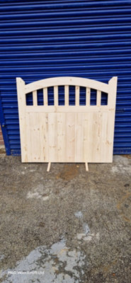 Arched Top Garden Gate Cottage Style 900mm x 900mm