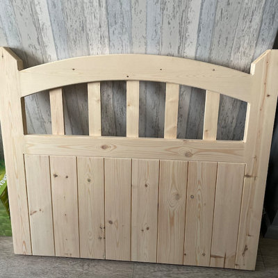 Arched Top Garden Gate Cottage Style 900mm x 900mm