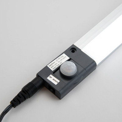 Arlec PIR Motion Movement Sensor 7W LED Under Cabinet Cupboard Light - Cool Ice White Wardrobe ...