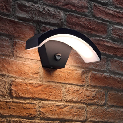 Auraglow Black Arch Integrated LED Motion Sensor PIR Outdoor Wall Light ...