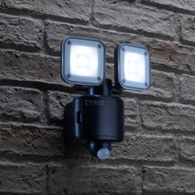 Auraglow Hybrid Solar & Battery Twin LED Security Light - CYRUS