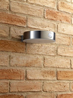 Auraglow Solar PIR and Daylight Sensor Wireless Outdoor Wall Light - MAGNAR