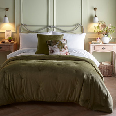 AUSTELL OLIVE GREEN SUPER SOFT VELVET BEDSPREAD