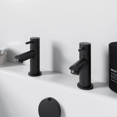 Aveli Matt Black Bath Pillar Taps Round Single Lever Pair Modern ...