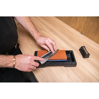 Axminster Workshop Wetstone & Diamond Sharpening Kit | DIY at B&Q