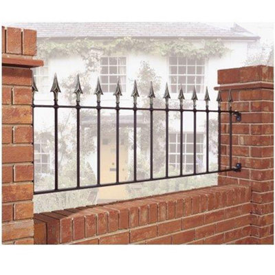 Balmoral Premium Range Spear Top Plain Railing Panel - Solid Steel ...