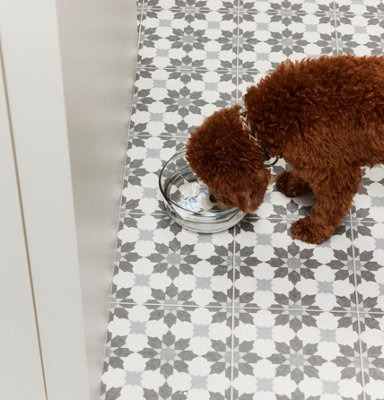BAROQUE RUBENS VICTORIAN TILE VINYL BY REMLAND (RUBENS GREY, 4M X 4M)