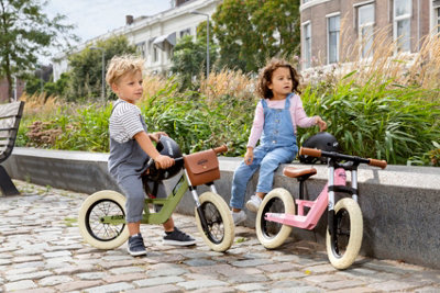 Berg Biky Retro Green Balance Bike 2.5 - 5 Years Special Offer - Free Safety Flag