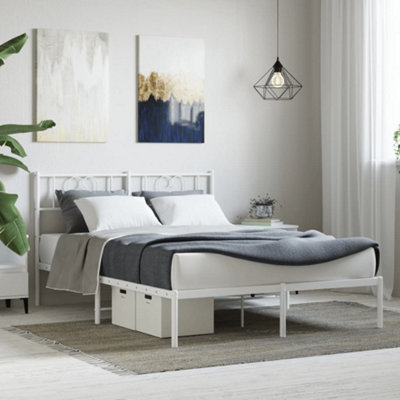 Berkfield Metal Bed Frame with Headboard White 140x200 cm