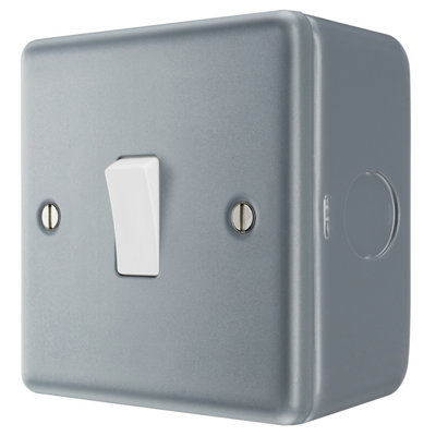 BG Metal Clad Intermediate Switch 20A 16AX