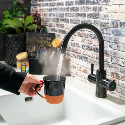 Black QETTLE Original - 100C Boiling Water Tap, 4-in-1