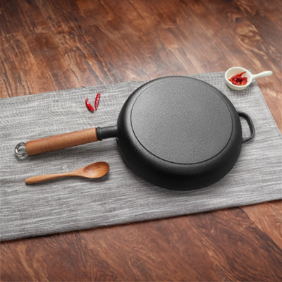 Black Round Cast Iron Skillet with Removable Wooden Handle, 46cm L x ...