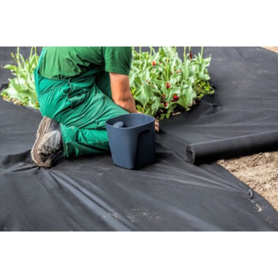 Black Weed Control Fabric Roll 1.5x8M for Garden Beds - Ground Cover ...