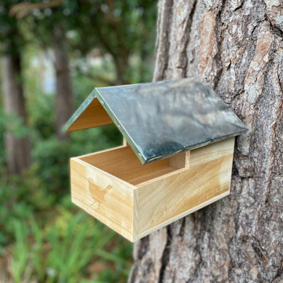 Blackbird Wooden Nesting Box Bird House with Metal Roof