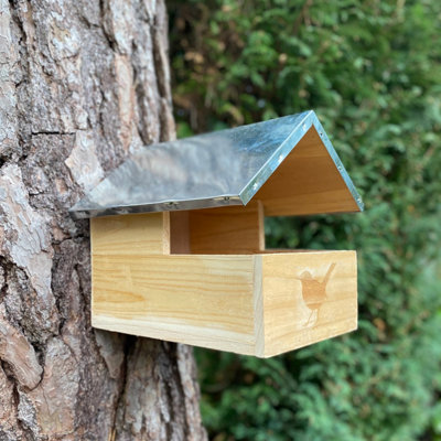 Blackbird Wooden Nesting Box with Metal Roof