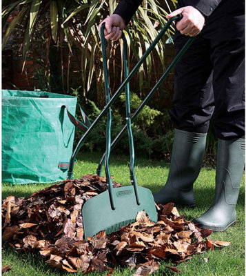 Bosmere Long Handled Leaf Grabber