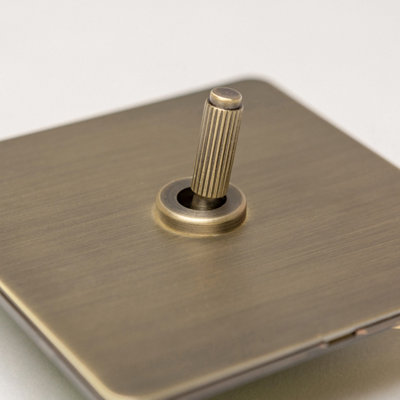 BRASS BEE Antique Brass 1 Gang 2 Way Toggle Switch Socket
