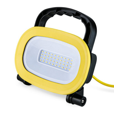 Bright Source 15w IP54 LED Worklight 110v 4000k - Cool White | DIY at B&Q