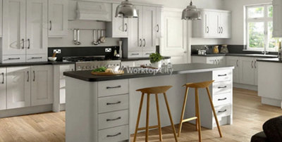 Buckingham Wood Grain Shaker in Dove Grey Replacement Kitchen Doors ...