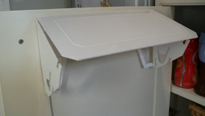 Carrier Bag Holder for Kitchen Cabinets Converts Plastic Bags into Mini ...