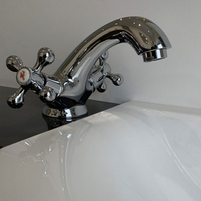 Cascade Penridge Traditional Basin Mixer Tap Chrome + Flexi Tails Hoses