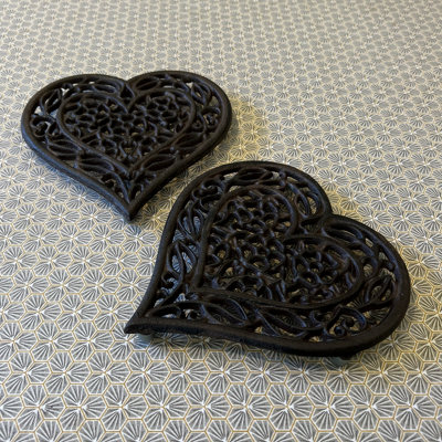 Cast Iron Decorative Heart Shaped Trivet (Pack of 2) at B&Q