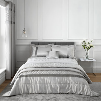 Catherine Lansfield Bedroom Sequin Cluster Quilted 240x260cm Bedspread ...
