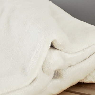 CATHERINE LANSFIELD EXTRA LARGE RASCHEL VELVET TOUCH BLANKET THROW CREAM