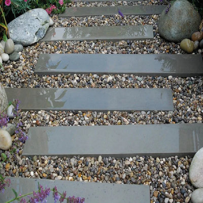 Charles Watson 20mm Lydd Pebbles Decorative Garden Stone Bulk Bag ...