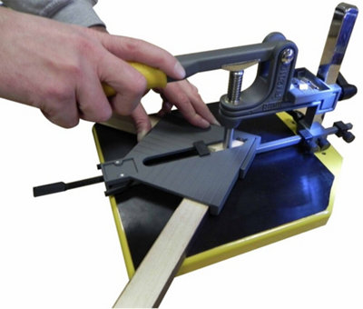 CHARNWOOD PFK04 Deluxe Picture Frame Joining Kit with Corner Clamp