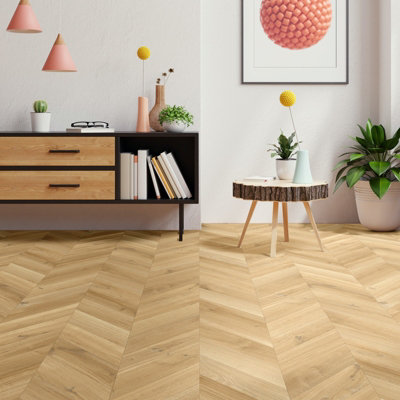 Chevron Wood Effect Vinyl (Light Oak, 6m x 3m)