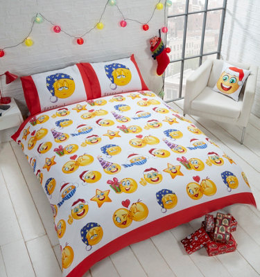 Christmas Icons Polycotton Duvet Set With Pillowcase | DIY at B&Q