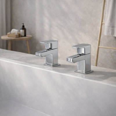 Chrome Bath Tap Pair, Traditional Pillar Design with Solid Brass Build